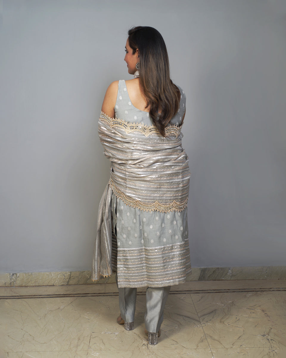 Nira Suit – Cira India